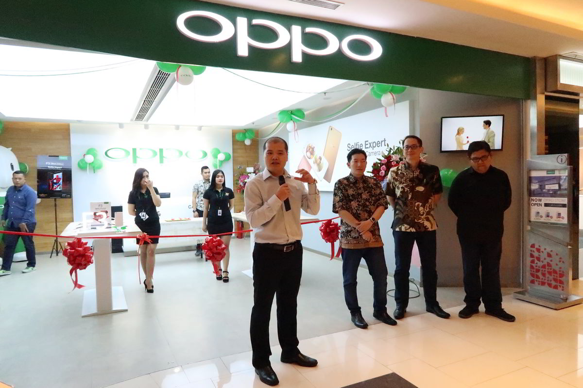 OPPO Resmikan Gerai Ke-170 Di Mall Neo Soho - YANGCANGGIH.COM
