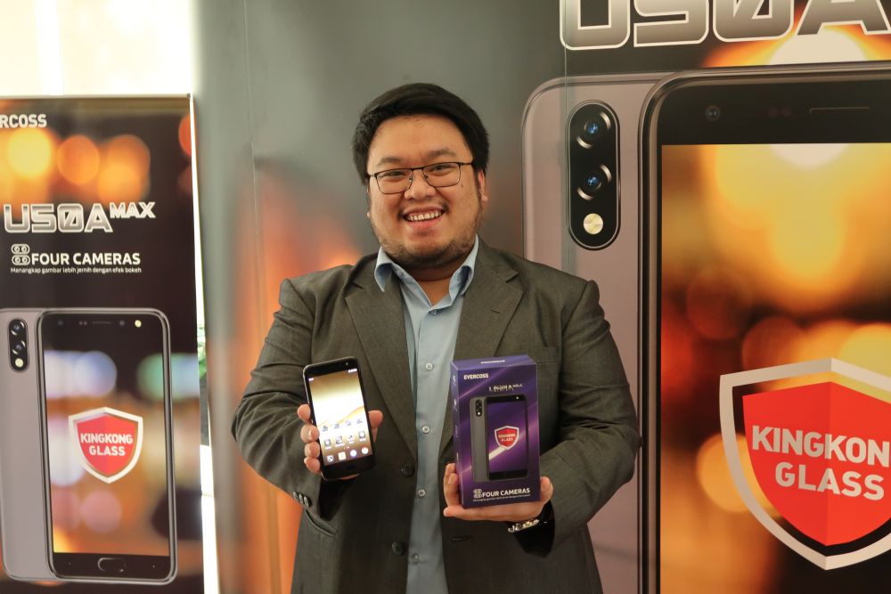 Dibanderol 1,2 Jutaan Rupiah, Evercoss U50A Max Tawarkan 4 Kamera Dan ...