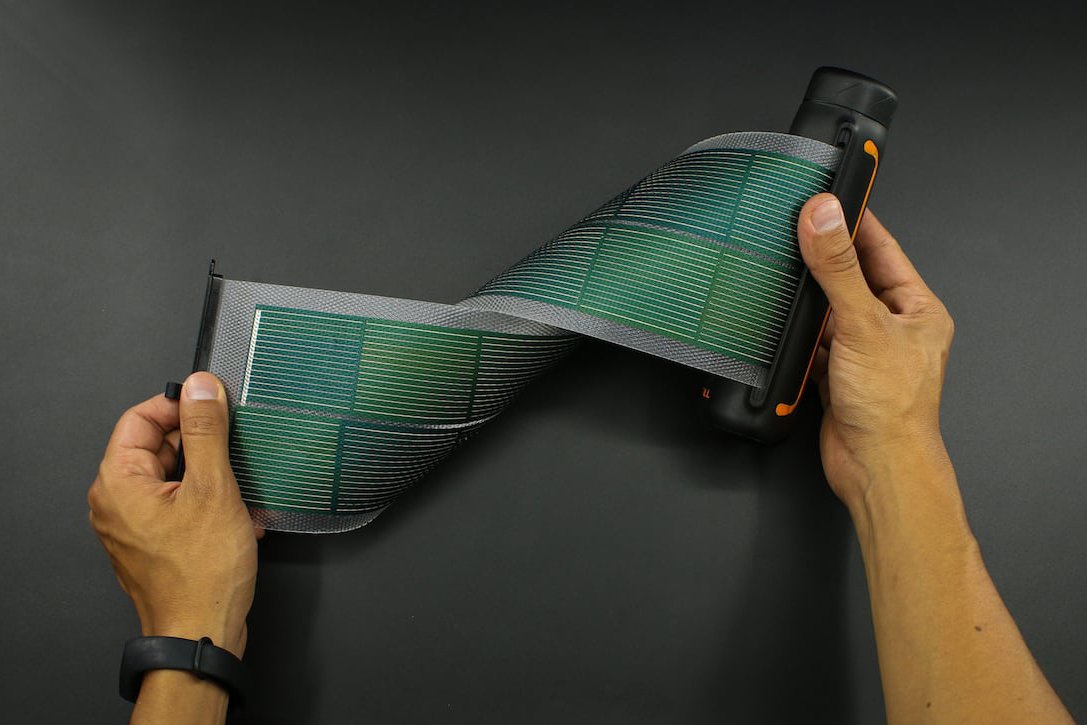 SOUL Solar Scroll Charger: Powerbank Dengan Panel Surya Untuk Isi Ulang ...