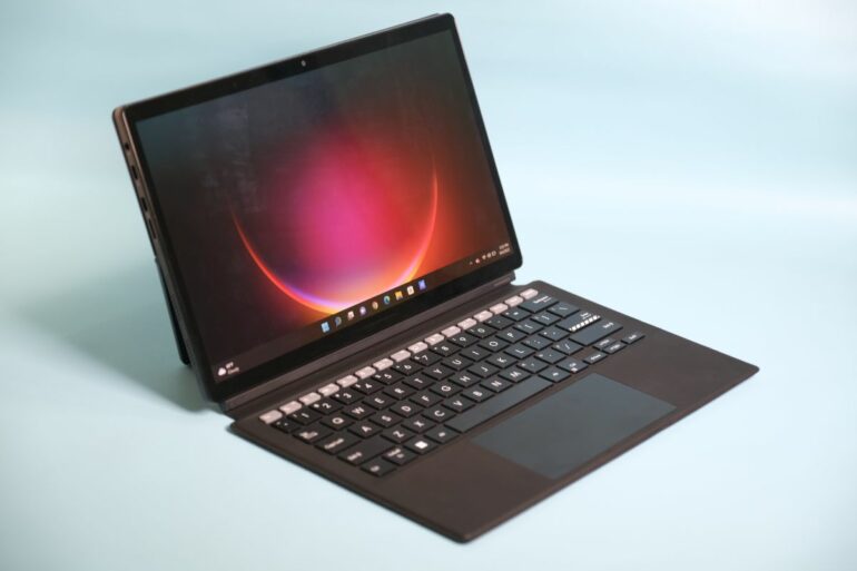 Review ASUS Vivobook 13 Slate OLED - YANGCANGGIH.COM