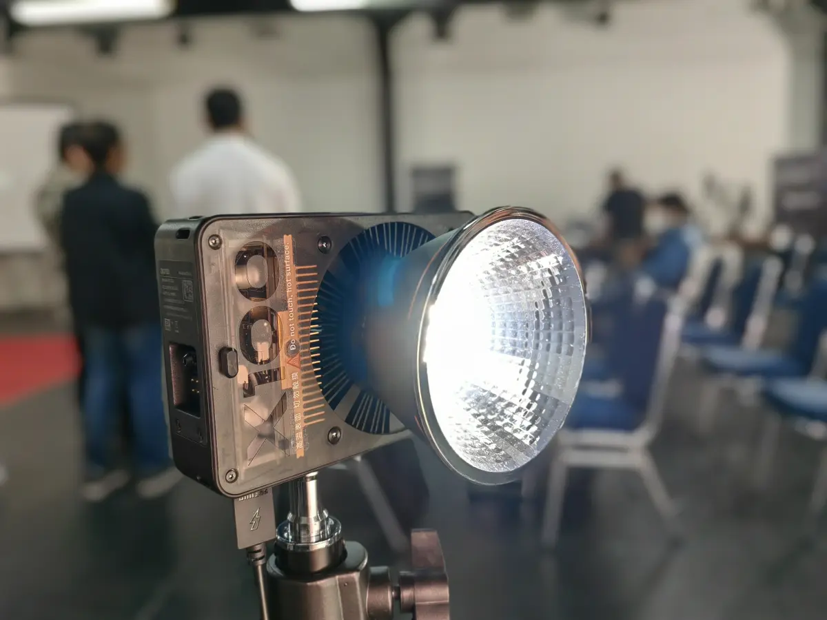 Hadir Di Indonesia, Zhiyun Molus X100 Dan G60 Tawarkan Solusi ...