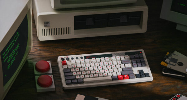8BitDo Retro Mechanical Keyboard: Tampil Klasik Dengan Tema NES Dan ...