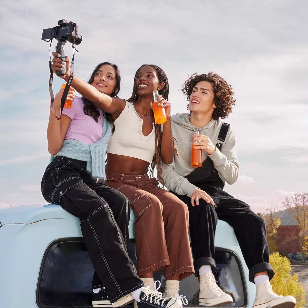 Canon EOS R50 Vlogging Creator Kit: Paket Komplit Kamera Mirorless Dan Aksesoris Untuk Kreator ...