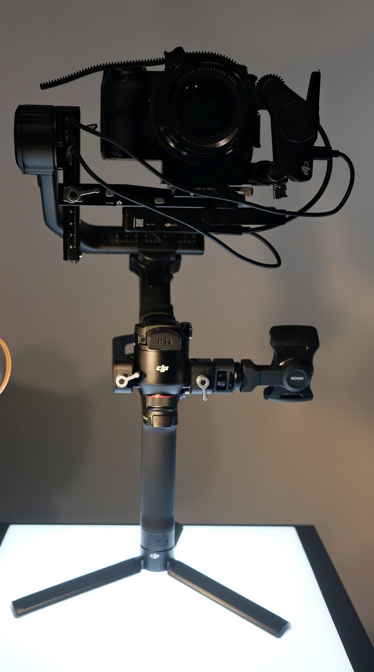 Gandeng Fujifilm, ERAJAYA Active Lifestyle Luncurkan DJI RS4 Dan DJI ...