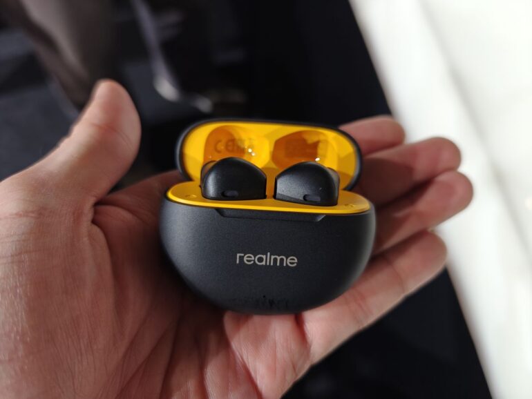 Realme Buds T01: TWS 199 Ribu Rupiah Dengan Driver 13mm Dan Bluetooth 5 ...