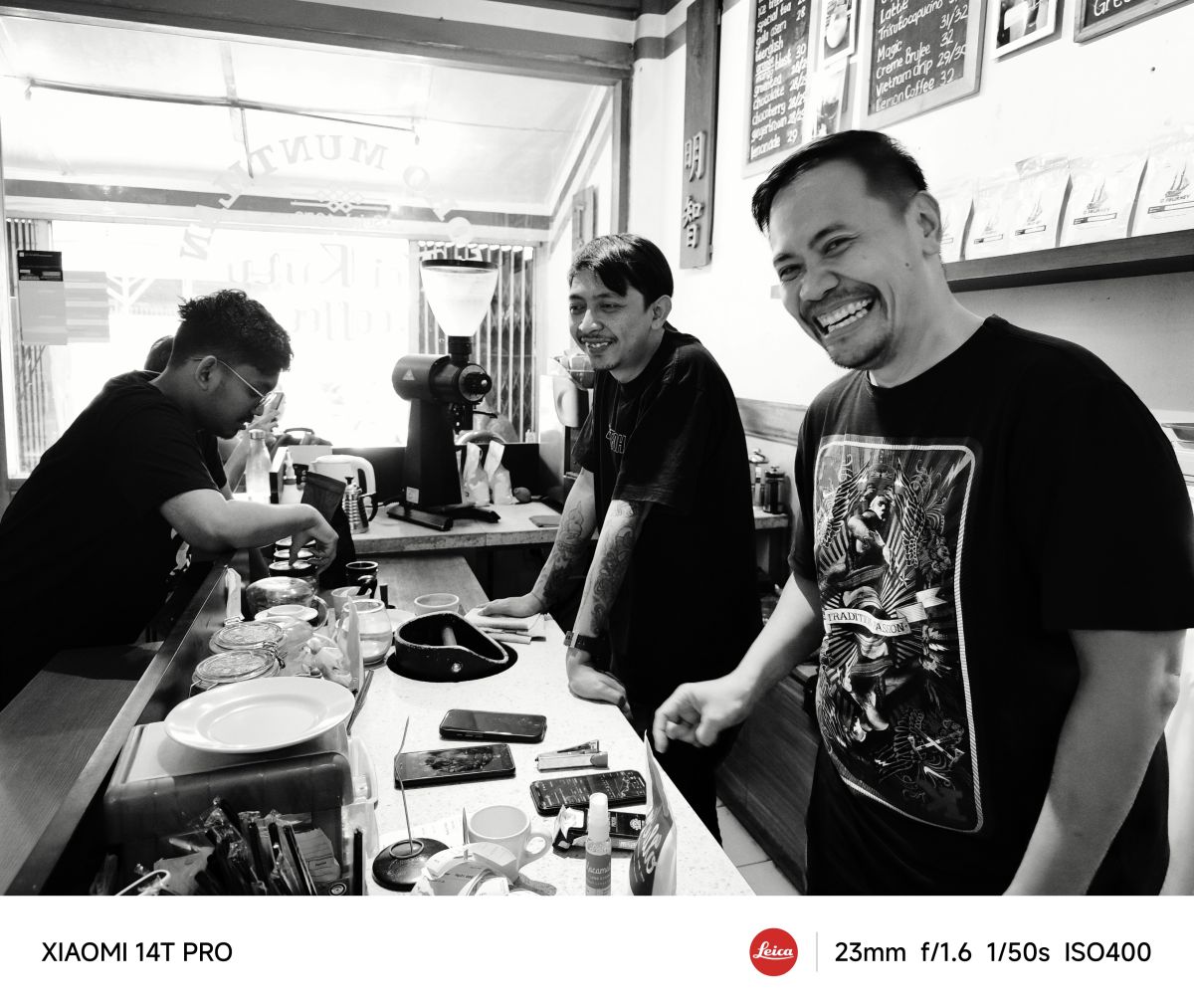 Memahami Narasi Dan Emosi Street Mobile Photography Ala Anton Ismael ...